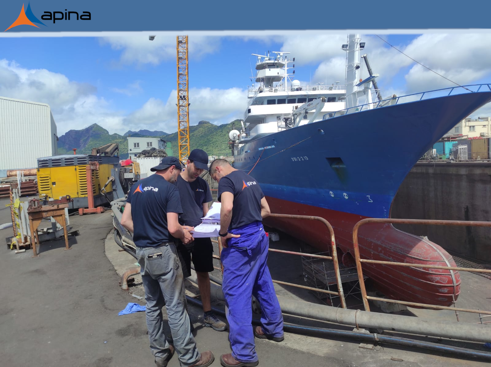 Apina s.a. en portada del quincenal Estrategia Empresarial – apina